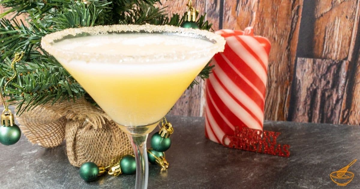 How to make a Snowball Cocktail - combinegoodflavors.com