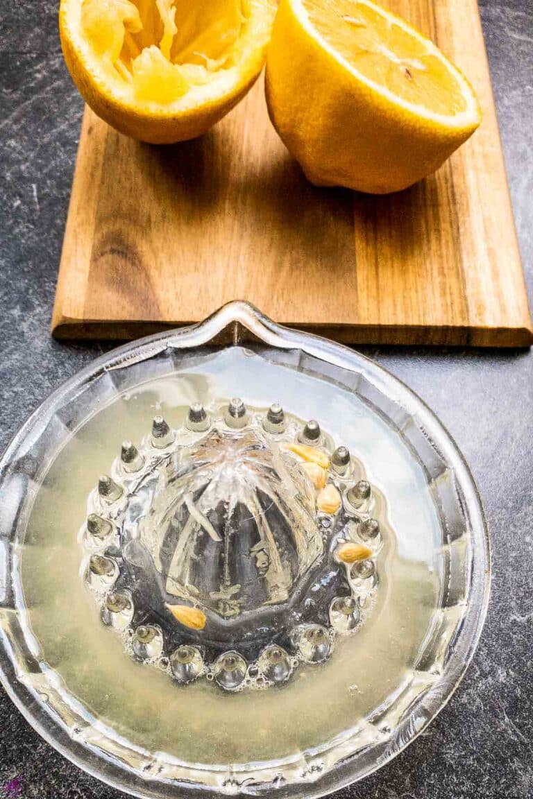 How to make a Snowball Cocktail