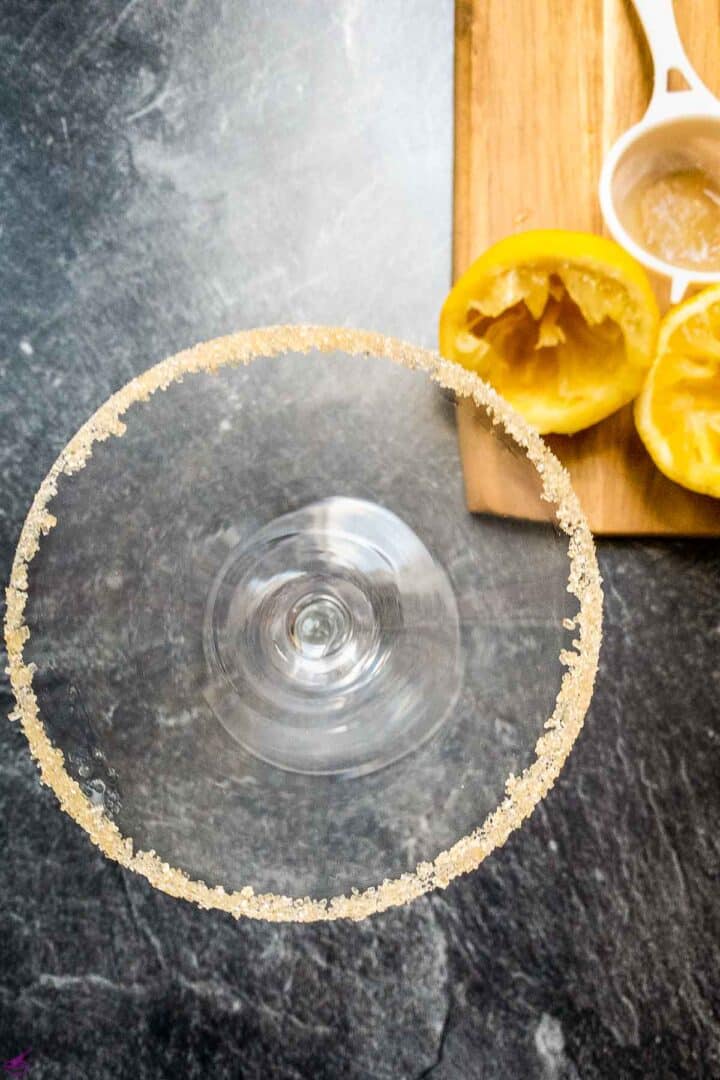 How to make a Snowball Cocktail