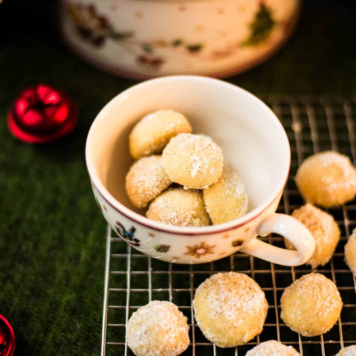 Melt-in-your-Mouth Butterball Cookies