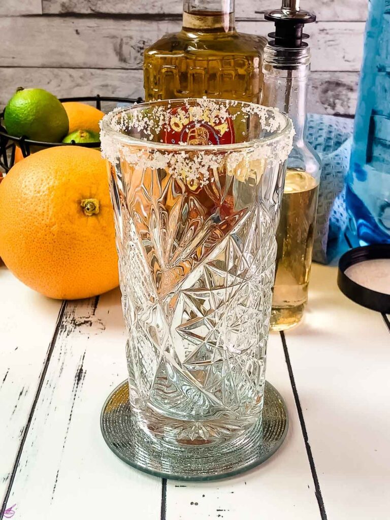 How to Make a Paloma Cocktail